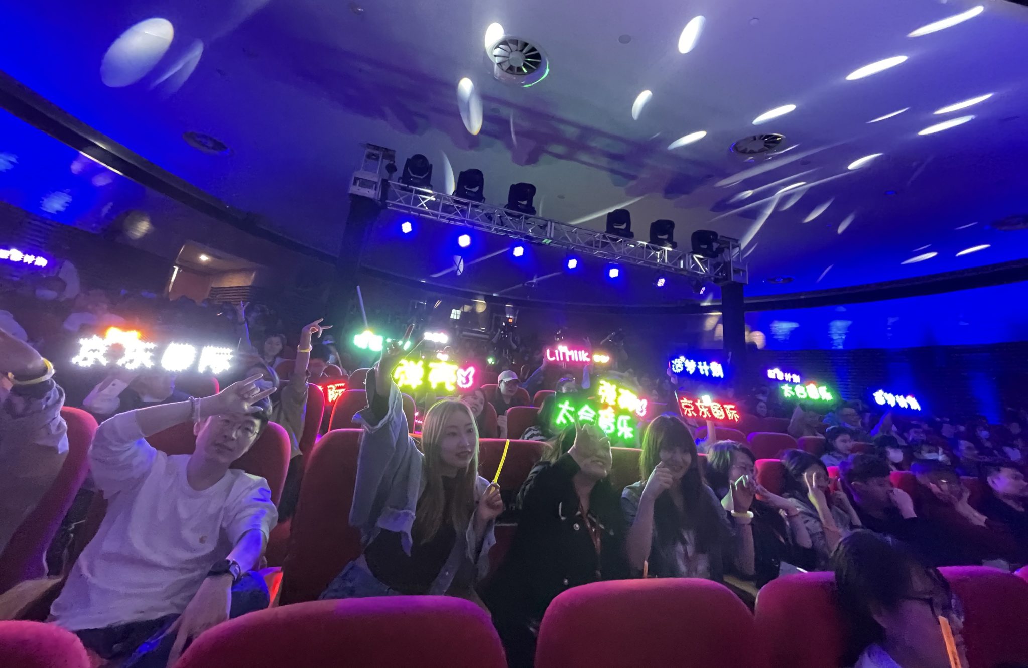 JD Worldwide Six Years and Going: Bridging Brands and Customers